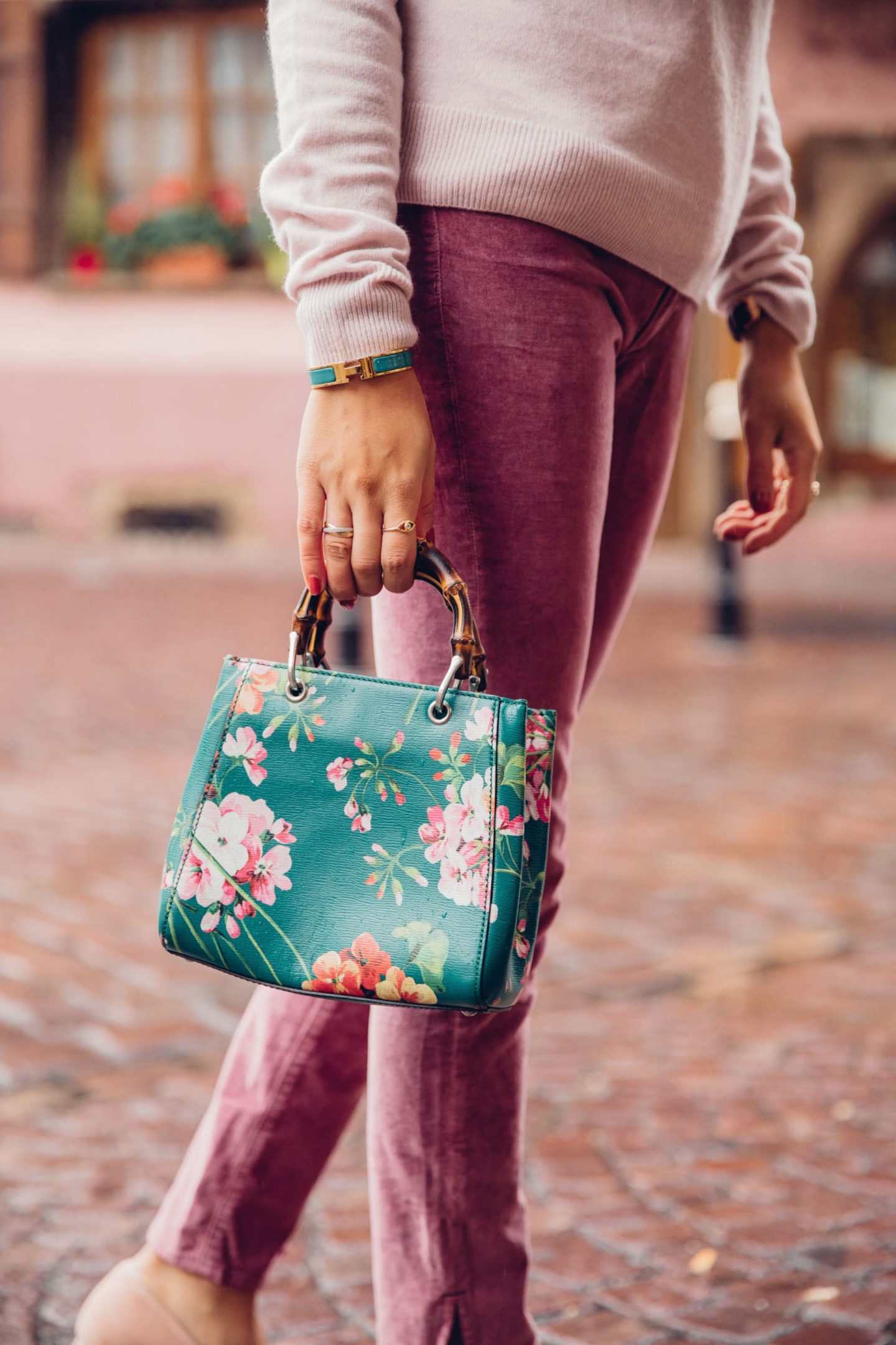 How to Wear Single-Hue Outfits – Amelia Liana